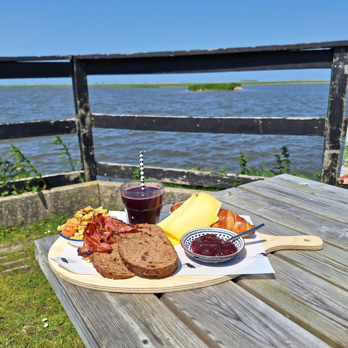 Paviljoen de Oostvaarders, restaurant en groene vergaderlocatie Almere